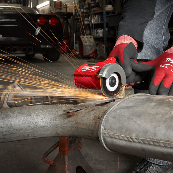 Milwaukee M12FCOT-622X Sub Compact Multi-Material Cut-Off Tool